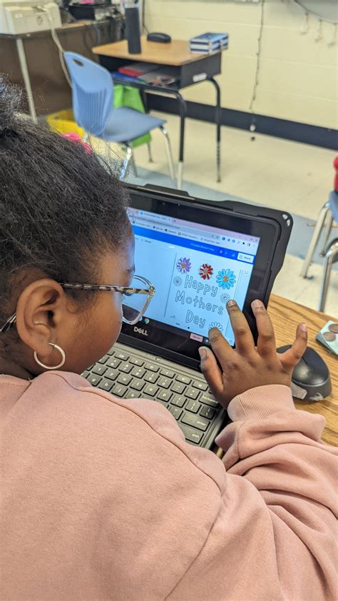 Meredith Kramer Merkramer18 Twitter