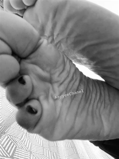 Mmmm Lick Every Inch Of Me Rfeetaddicted