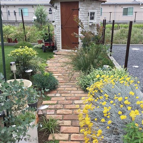 お庭の花壇をおしゃれにレイアウト。初心者でも綺麗にできるコツをご紹介 Folk