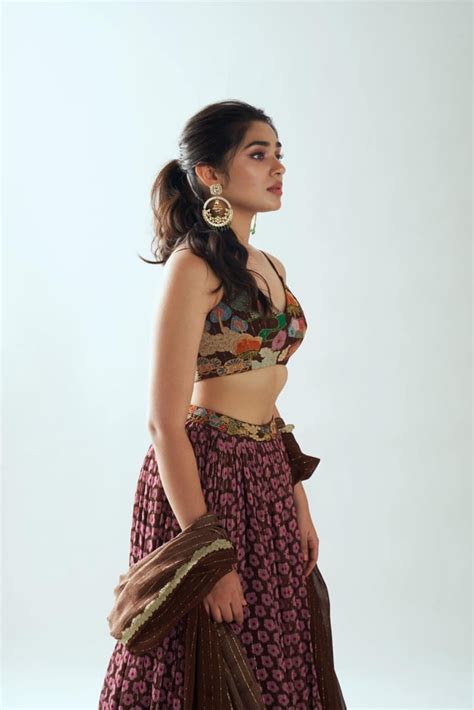 Kirti Shetty 5109x7660 Rbollyactresshd