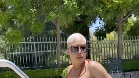 Video Toni Braxton 53 Shows Off Abs And Booty In Orange Bikini