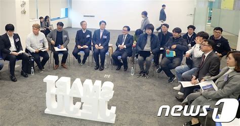 제주 유망 스타트업과 만난 유영민 과기정통부 장관