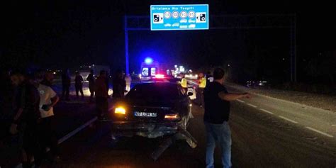 Manavgatta Işıkta Duran Otomobile Arkadan Çarptı Hem Ceza Yedi Hem
