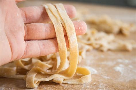 Prepare espaguetis a la boloñesa clásicos con la receta confiable de