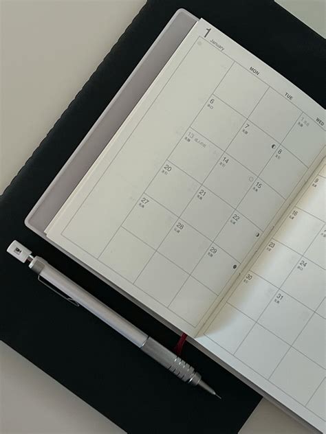 개인적 성장 개인적인 계획하는 공부하다 공책 과제 날짜 내성 노트 달력 루틴 마음가짐 메모장 목록 목표