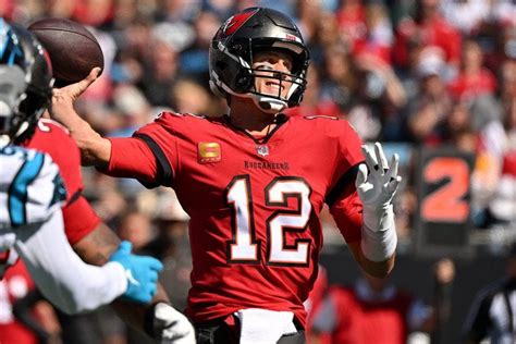Tom Bradys Tampa Bay Buccaneers Suffer Blowout Loss To Carolina