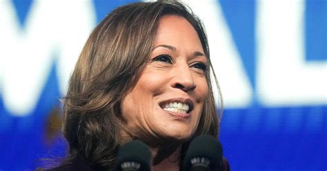 How Harris Is Courting Voters On The Campaign Trail Cbs News