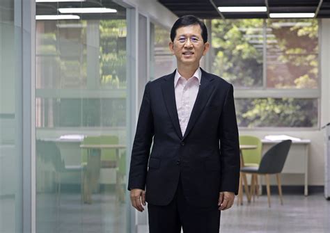 數發部長專訪 科技人入閣 數發部長黃彥男：台灣是好地方 不應有詐騙問題內政 僑務電子報