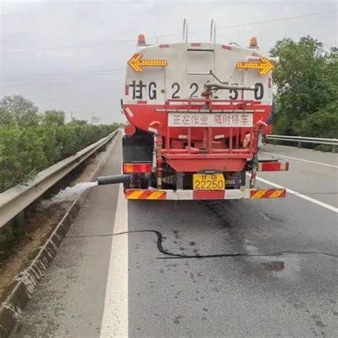 高养所认真答好高速公路“保通保畅卷”进行维修养护
