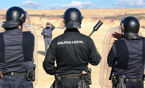 Melilla Se Adelanta Policías Locales Y Escopetas Criminología Y Justicia
