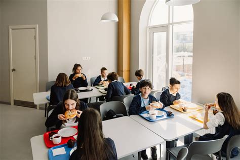 Il Tar Sospende La Refezione Scolastica Per Il Lotto A Bari