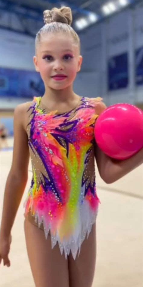 Пин от пользователя Laura Елена Шелковникова на доске Художественная гимнастика Платье для