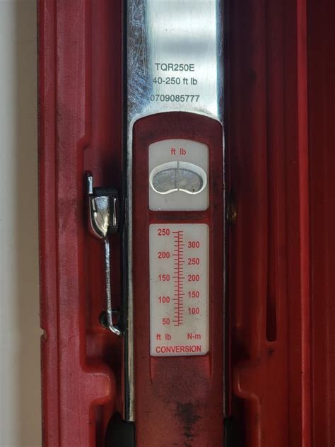 Snap On 1 2 Drive SAE Adjustable Click Type Fixed Head Torque Wrench