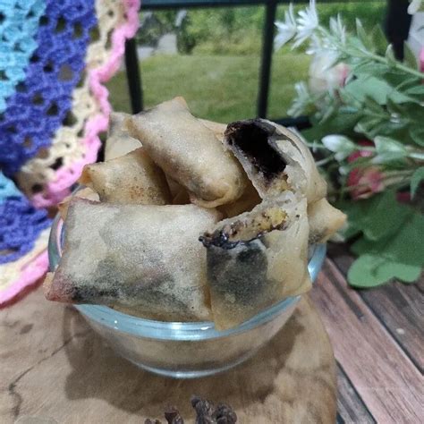 Resep Lumpia Mini Pisang Cokelat Strawberry Sederhana Rumahan Di Yummy App