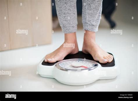 Female Feet On Scale Hi Res Stock Photography And Images Alamy