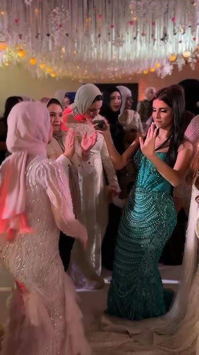 اخت العروسه بترقص من فرحتها🙈💃🔥 Shortvideo Weddingdress Dancevideo