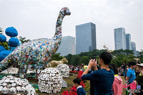 深圳垃圾雕塑变废为宝 引市民围观 组图 图片中国 中国网