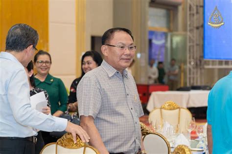 លោកអ្នកឧកញ៉ា លី យ៉ុងផាត់ ចុះពិនិត្យទីតាំងដែលត្រូវ ប្រារព្ធពិធីសំណេះសំណាល និងពិសាភោជនាហារសាមគ្គី