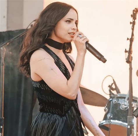 Pin De 𝓚𝓪𝓽𝓱 💣 En Sofia Fotos De Sofia Carson Sofia Carson Famosos