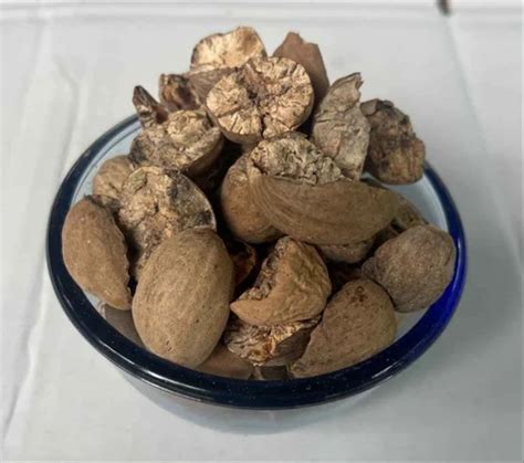 Broken Ss Nutmeg At Rs 320kg Nutmeg In Ernakulam Id 2853694192948