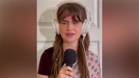 Pm Modi Shares Germanys Cassandra Mae Singing Vaishnava Jana To On