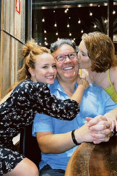Larissa Manoela Os Pais Silvana E Gilberto Monica Bergamo Fotografia