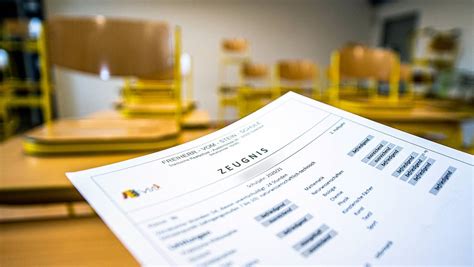 Halbjahreszeugnisse in OWL Das sind Termine für 2024 2025 Co