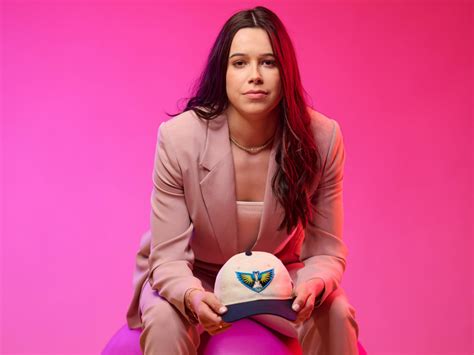 La mexicana Lou López hace historia al llegar a la WNBA