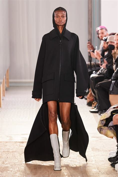 楚萨迪 Trussardi 202223秋冬高级成衣秀 Milan Fall 2022 天天时装 口袋里的时尚指南