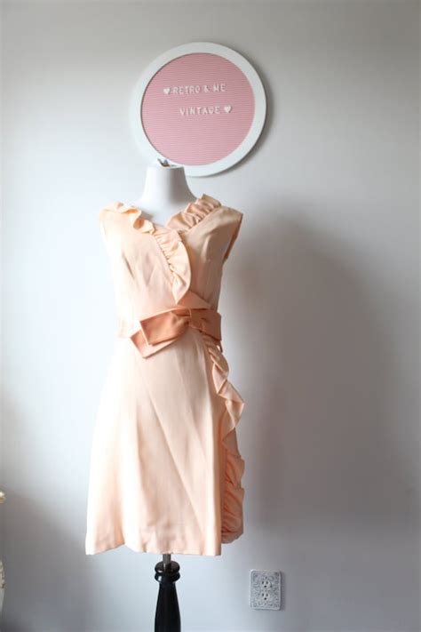 Vintage Retro Classic Coral Gem