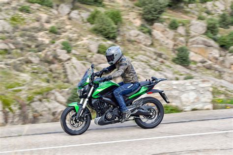 Prueba Bajaj Dominar 400 Naked Singular Y Funcional
