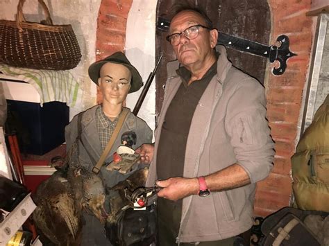 VIDÉO De la tapette à souris à la cage à oiseaux dans lantre dun