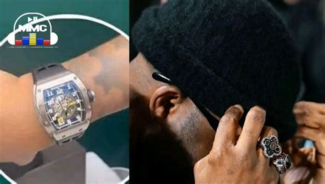 Fally Ipupa soffre deux montres de luxe exquises dune valeur combinée de euros