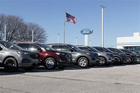 포드 자동차 Suv 및 픽업 트럭 대리점 포드는 F150 및 F 시리즈 트럭 머스탱 마하 E 및 이스케이프를 제조합니다 0명에