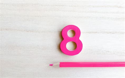 『数秘術8』の特徴は？数秘8の人の基本性格・恋愛・適職・相性 イヴルルド遙華columnandnews