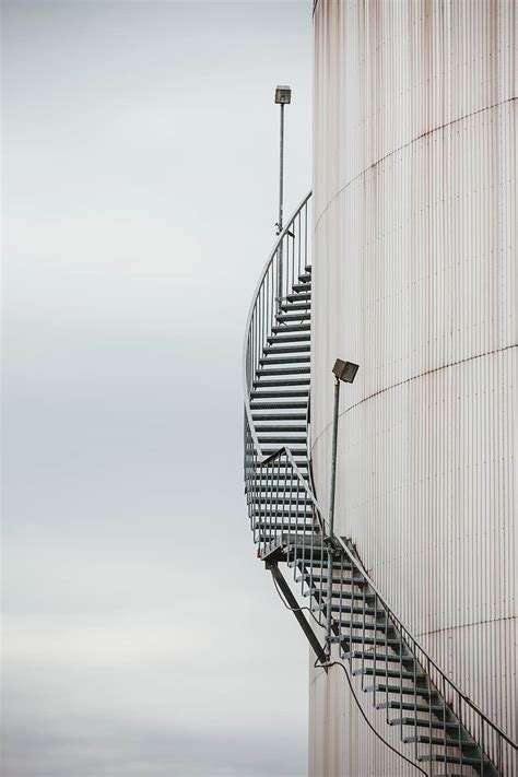 산업의 탱크 계단 기름 나선 건축물 산업 미술 화이트 저장 금속 Pikist