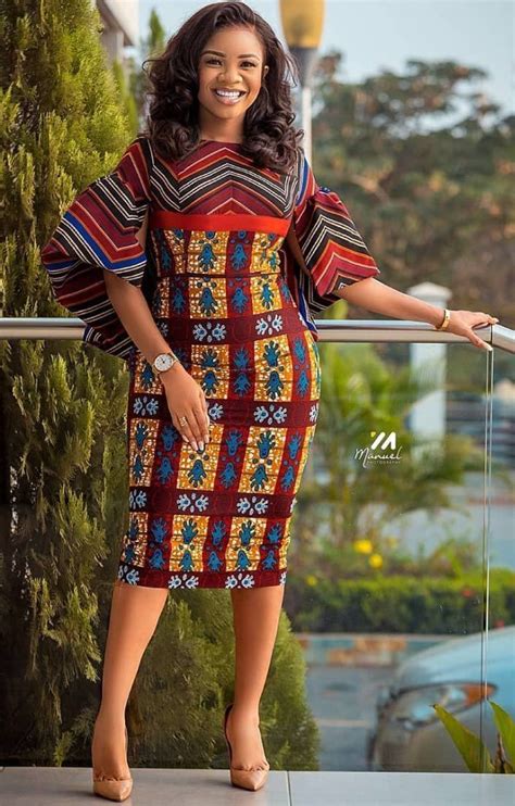How To Look Classic Like Serwaa Amihere 30 Outfits Africavarsities Afrikaanse Kleding