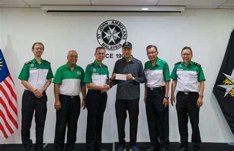 Tan Sri Lee Lam Thye Donates Rm 20000 To Sjam Community Aed Project