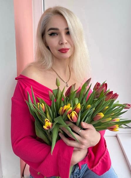 С 8 Марта милые наши клиенты великолепные девушки женщины девчонки В этот прекрасный день