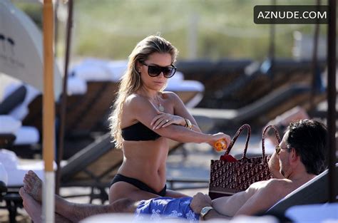 Sylvie Meis Kisses Niclas Castello On The Beach In Miami Aznude