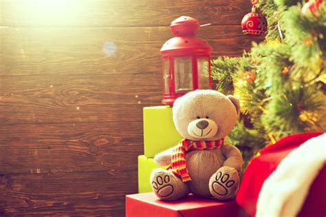 크리스마스 나무와 나무 배경 복사 공간에 대 한 선물 상자를 장식 크리스마스 아침 0명에 대한 스톡 사진 및 기타 이미지 0