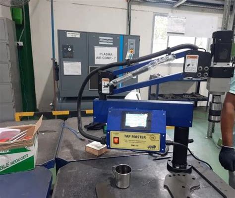 Stainless Steel Automatic Nut Tapping Machine Number Of Shaft 3 At