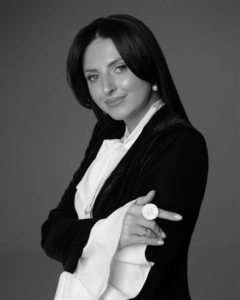 Меня зовут Евгения я свадебный и портретный фотограф Работаю в Башкирии Санкт Петербурге