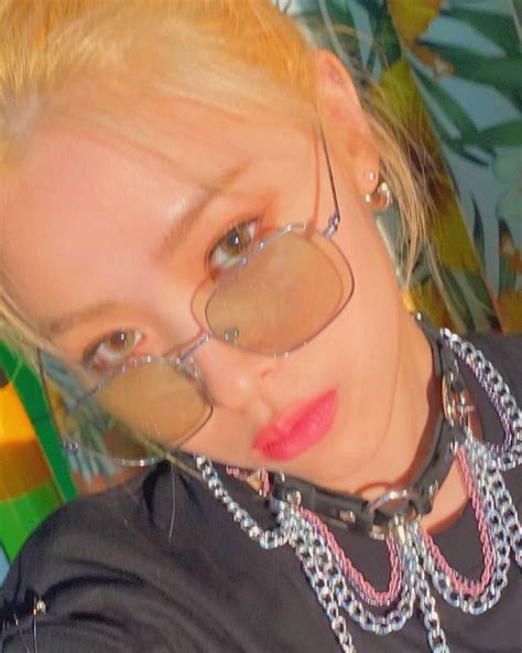 Pin On Itzy 있지 Itzy Cat Eye Glass Glasses