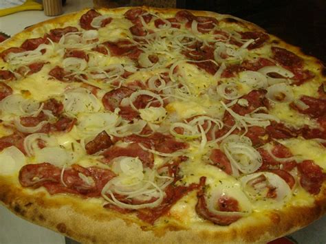 Receita de Pizza De Calabresa Do Rodrigo Hilbert Pilotando Fogão