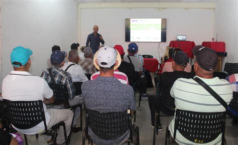 Académicos De La Universidad De Camagüey Intercambian Con Productores
