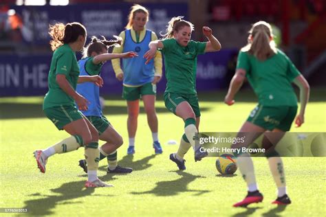 The Players Of Bristol City Warm Up Prior To The Barclays Women´s