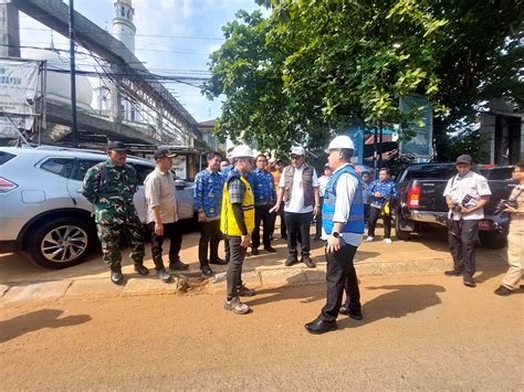 Pemkot Cari Penyebab Banjir Parah Di Rawa Buntu