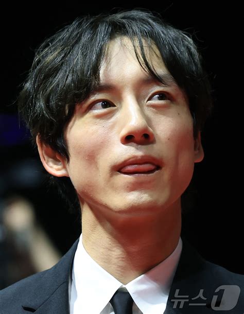 긴장한 사카구치 켄타로 뉴스1