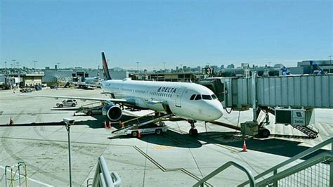 Delta Flight Makes Emergency Landing At Jfk Airport As Passengers Were